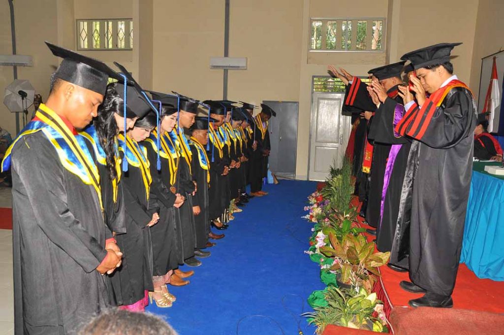 Wisuda XII STT Diakonos – STT Diakonos Banyumas